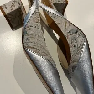 Amalfi | Shoes | Amalfi Silver Floral Womens Shoes 75 Sling Back ...